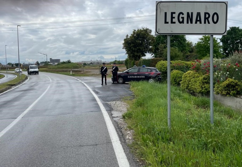 Non poteva uscire dal suo Comune, ma va a far denuncia in quello vicino ...